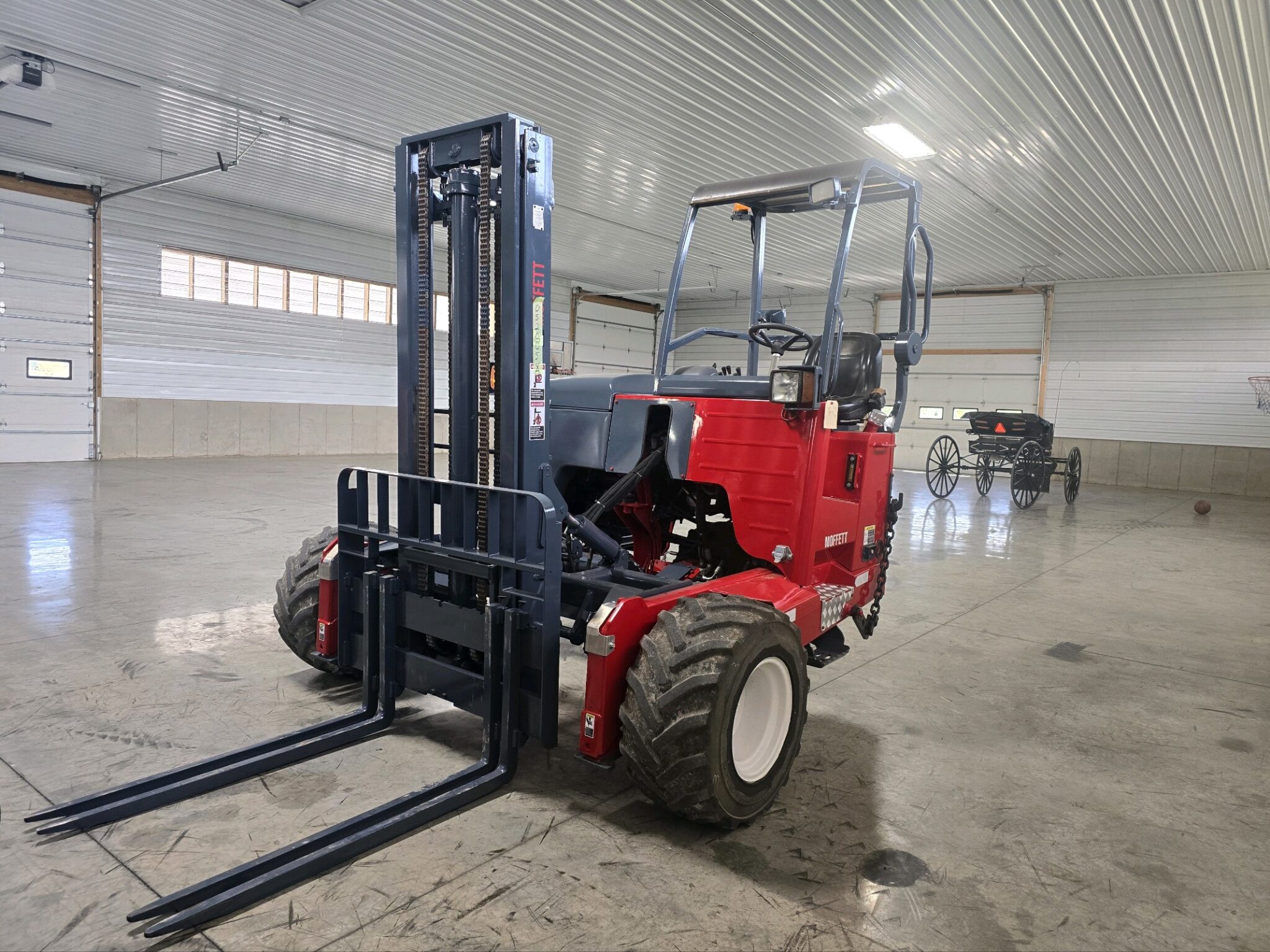 Loadmac vs. Moffett: Truck Mounted Forklift Alternatives